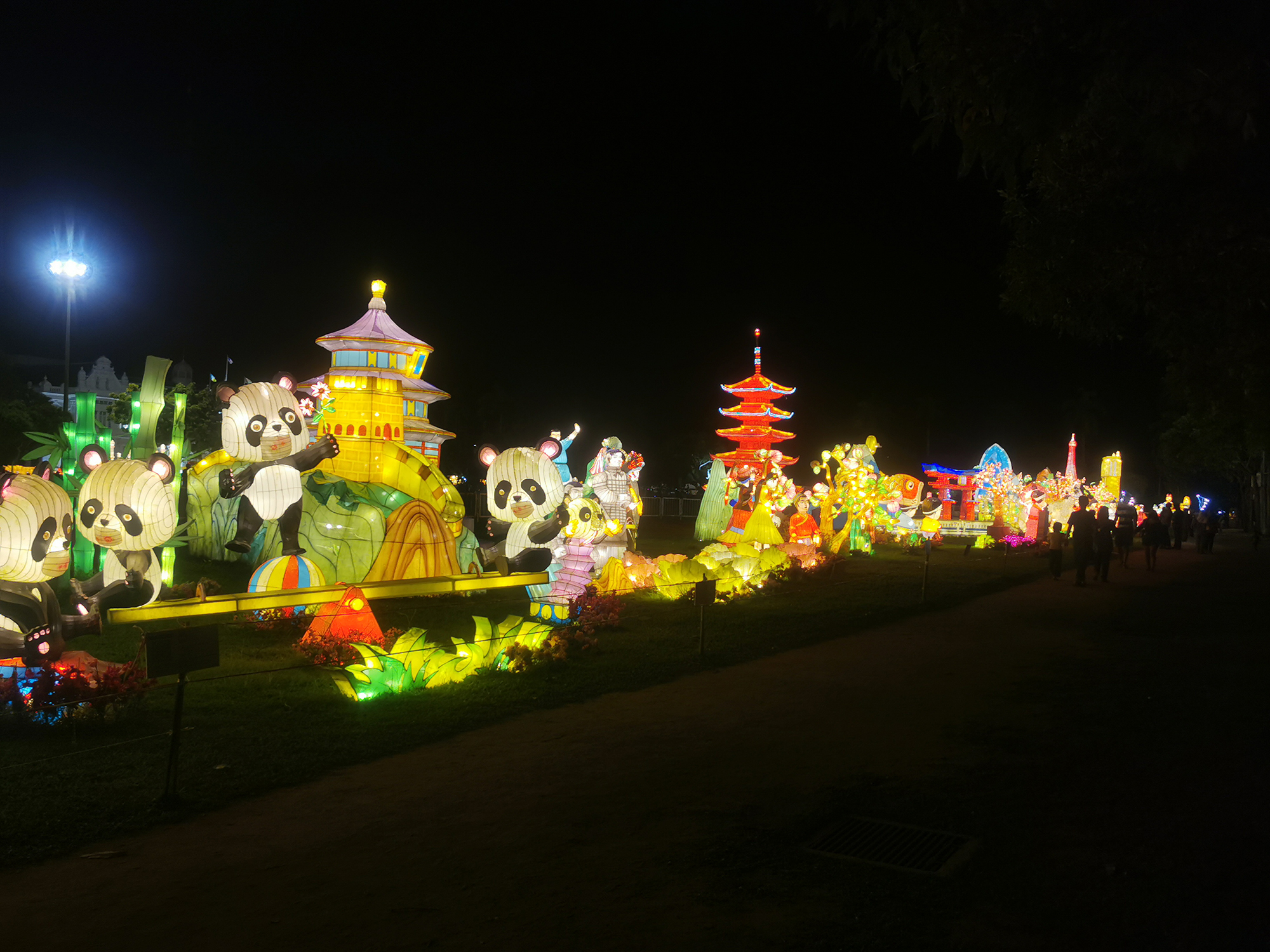 Esplanade Penang: Around the World Lantern Sculptures - Travel 2 Penang