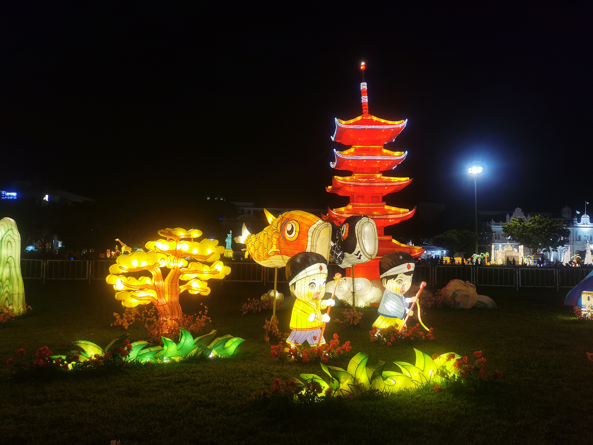 Esplanade Penang: Around the World Lantern Sculptures - Travel 2 Penang