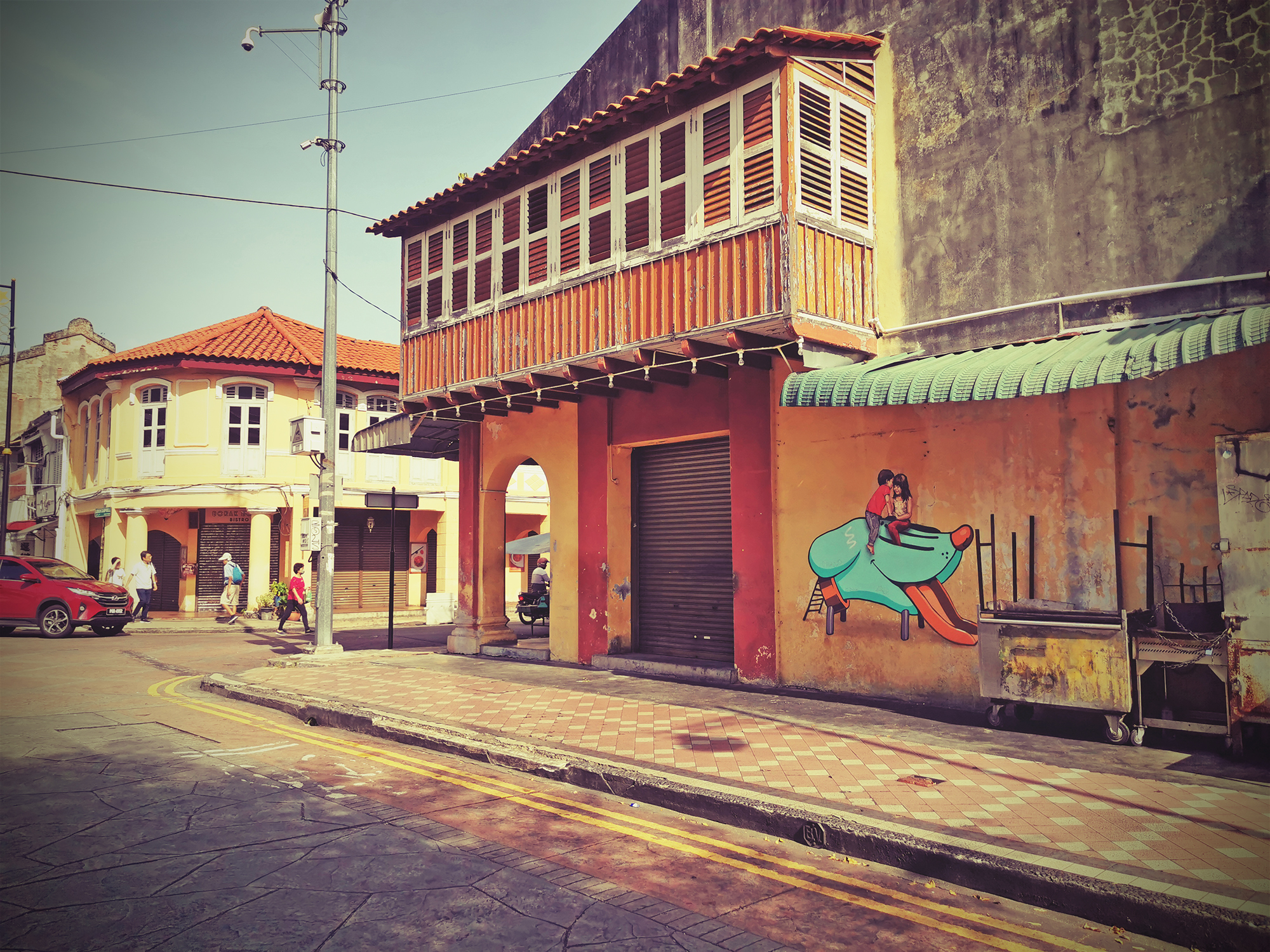 Penang Street Art ("Slide" by Kenji Chai and Ernest Zacharevic ...